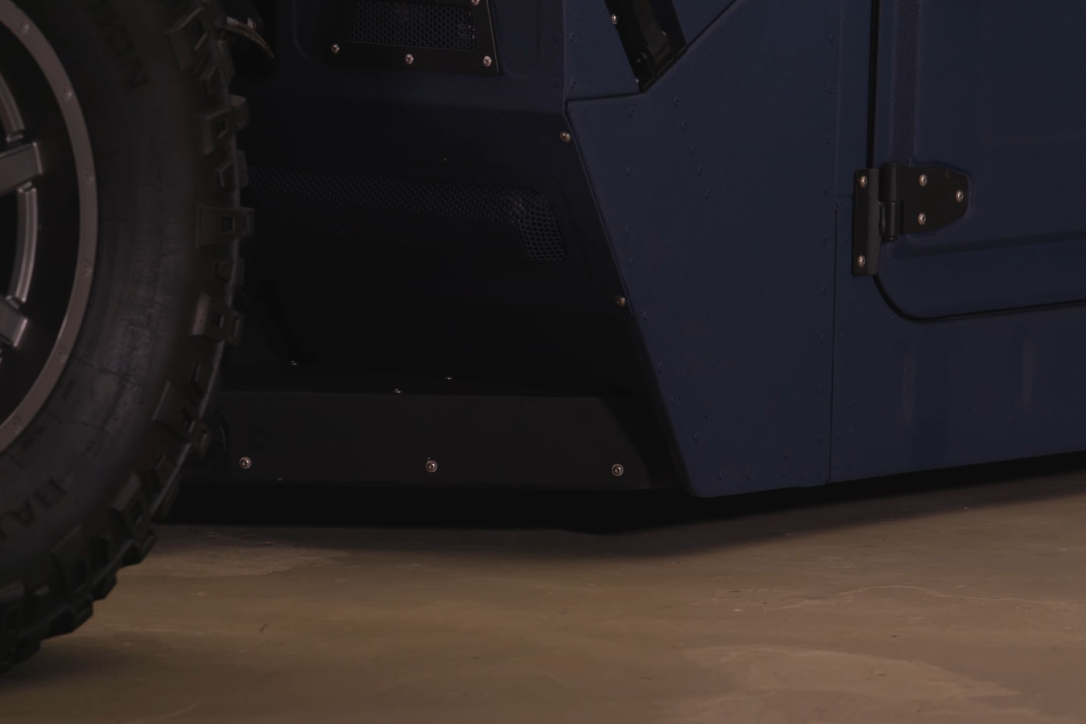 Jeff Dunham Shows Off His 750 HP Heavily Modified Humvee